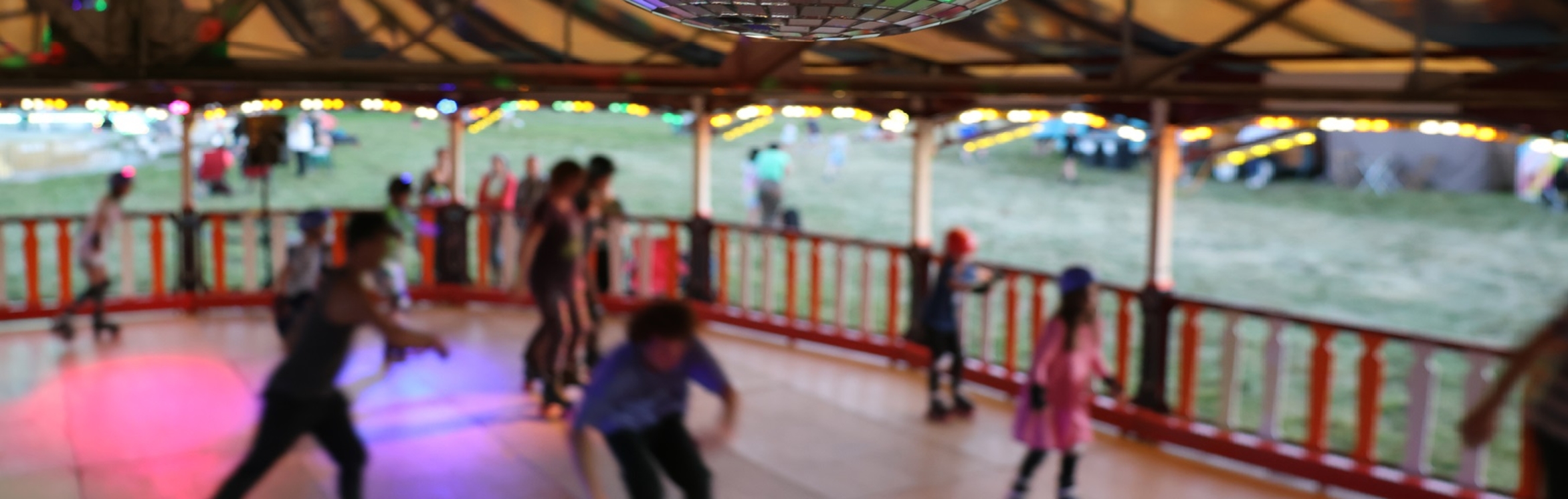Buy tickets – Matlock Christmas Roller Disco (Sunday) – Hall Leys Park