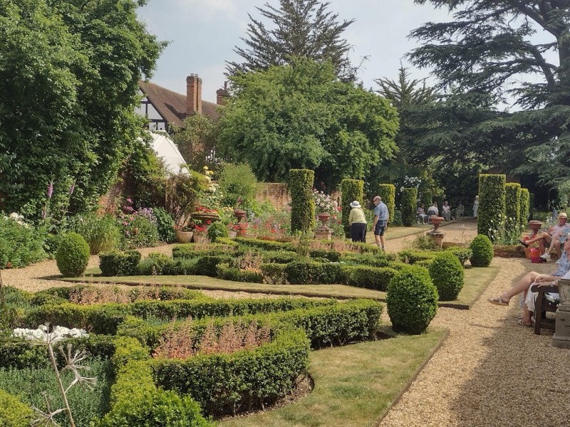 Buy tickets – Hall Place Open Gardens – Hall Place, Wycombe End ...